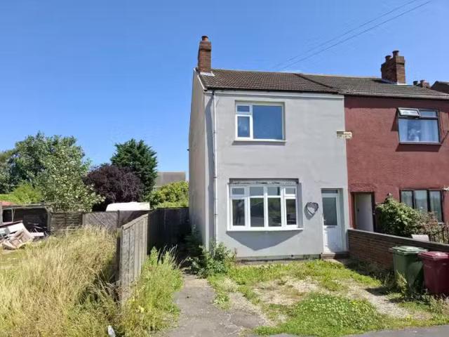 Charming 1 BA 3 bedroom semi detached house for rent in Top Ro.