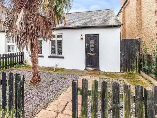 Charming 1 BA 3 bedroom Semi Detached House to rent, Bond Stre.