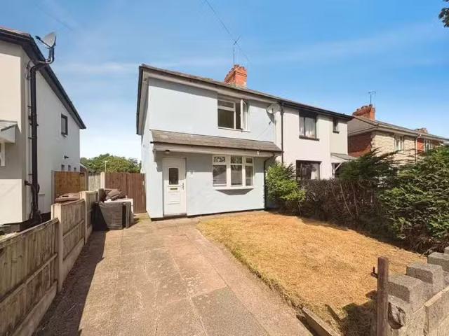 Charming 1 BA 3 bedroom Semi Detached House to rent, Woden Ave.