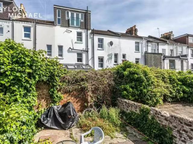 Charming 1 BA 4 bedroom terraced house for rent in Washington.