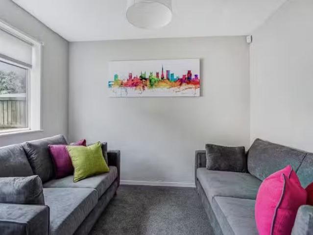 Rental! 1 BA 4 bedroom terraced house for rent in Greystoke Av.