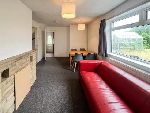 Charming 1 BA 4 bedroom end of terrace house for rent in Filto.