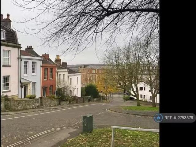 Nice 1 BA 4 bedroom flat for rent in Armada Place, Bristol, BS1