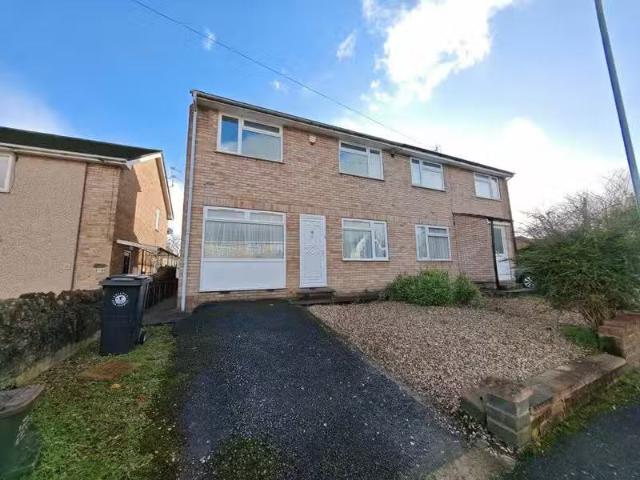 Nice 1 BA 4 bedroom house for rent in Kimberley Avenue – 882.