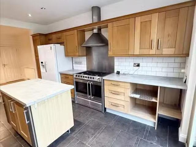 Unique 1 BA 4 bedroom semi detached house for rent in Main Roa.