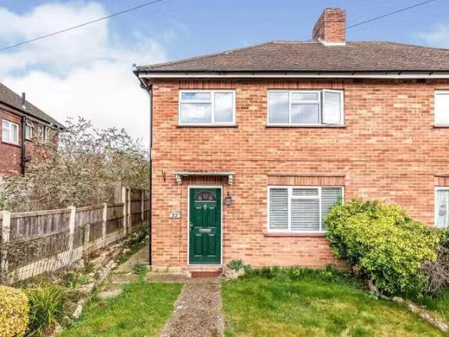 Unique 1 BA 4 bedroom Semi Detached House to rent, Ripley Aven.