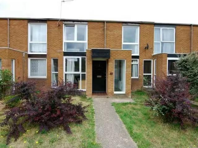 For Rent! 1 BA 5 bedroom terraced house for rent in Long Acre.
