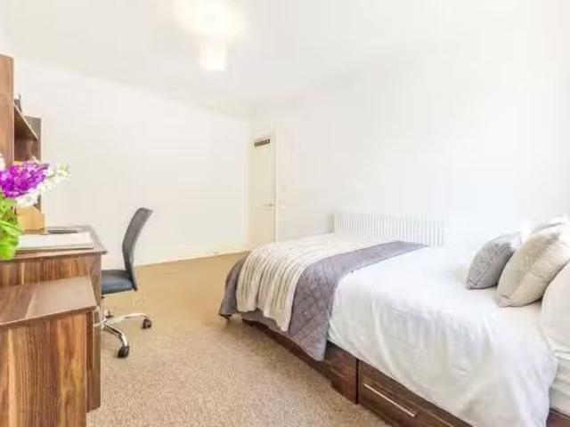 Rental! 1 BA 5 bedroom apartment for rent in St Michaels Hill.