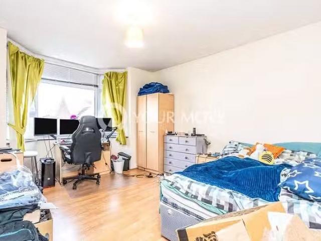 Just in! 1 BA 5 bedroom House to rent, Kitchener Road, Southam.