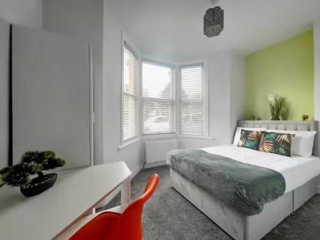 Charming 1 BA 6 bedroom house share for rent in Hill Street, K.
