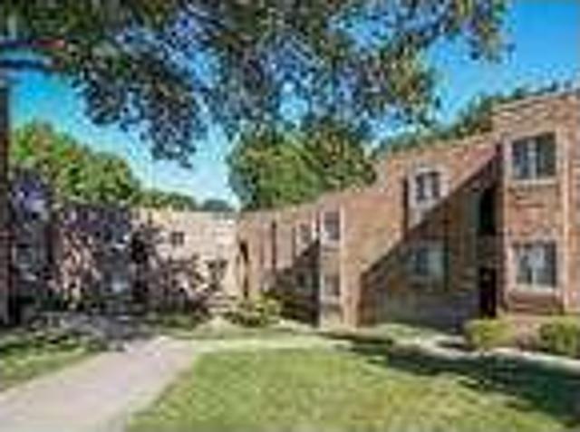 Charming 1 BD 1 BA Now Available $1050/Month