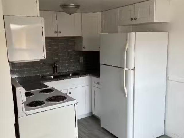 Charming 1 Bed/1 Bath Apartment in Saint Petersburg, FL Avai.