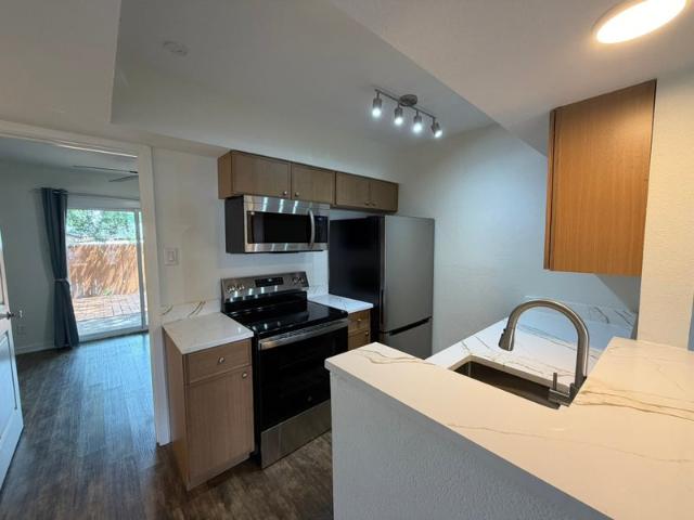 Charming 1 Bed 1 Bath Condo | Central San Antonio
