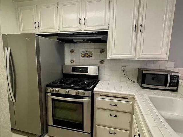 Charming 1 Bed 1 Bath Condo in Orange | Available