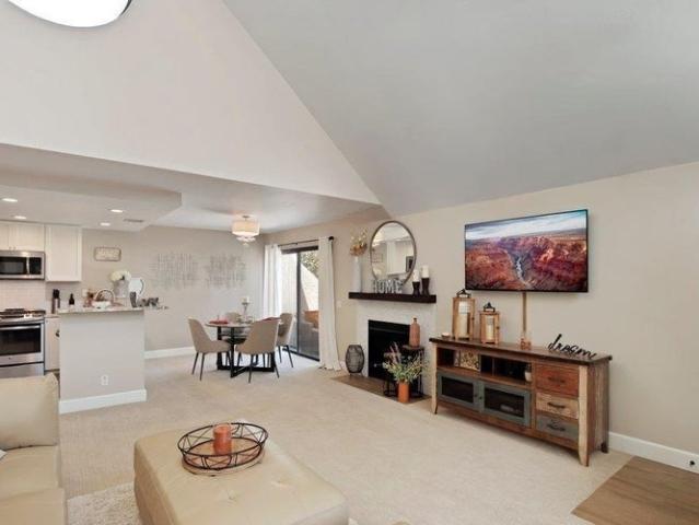 Charming 1 Bed 1 Bath Condo in San Diego_$mo