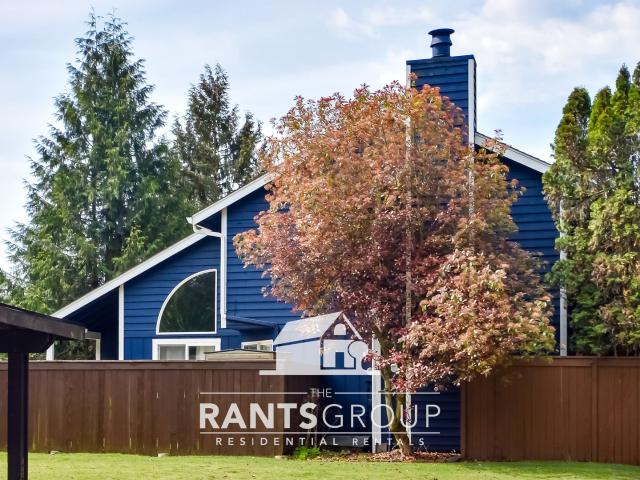 Charming 1 Bed / 1 Bath Townhome in Lacey!