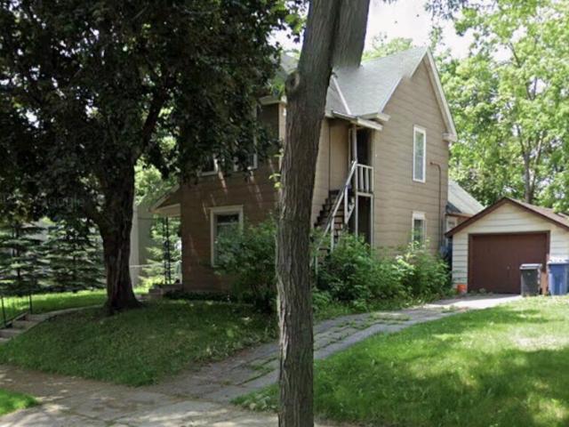 Charming 1 Bed Upper Duplex Retreat in the Heart of NE Minneapolis!