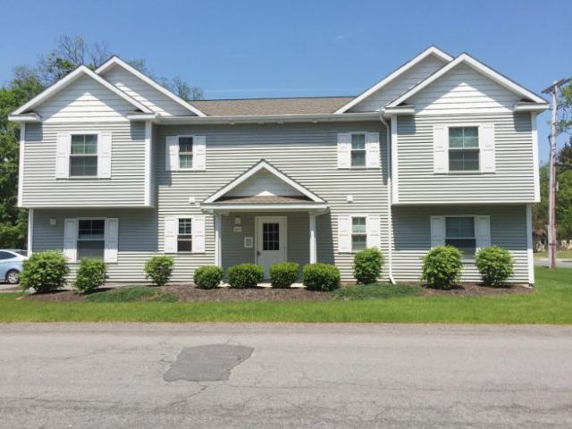 Charming 1 Bed Apt First Floor in Schenectady |