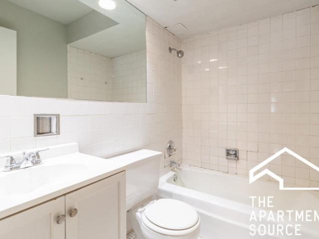 Charming 1 Bed Bath Condo in Chicago | Available A