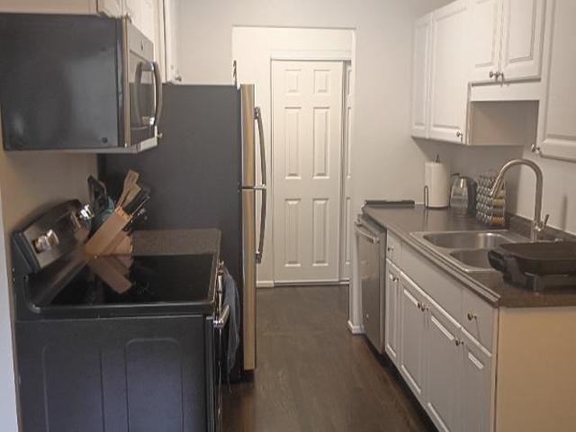 Charming 1 Bed Bath Condo in Hopkins_Available _$1