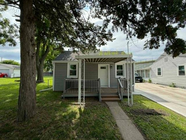 Charming 1 Bed Bath Single Family Home in Des Moin