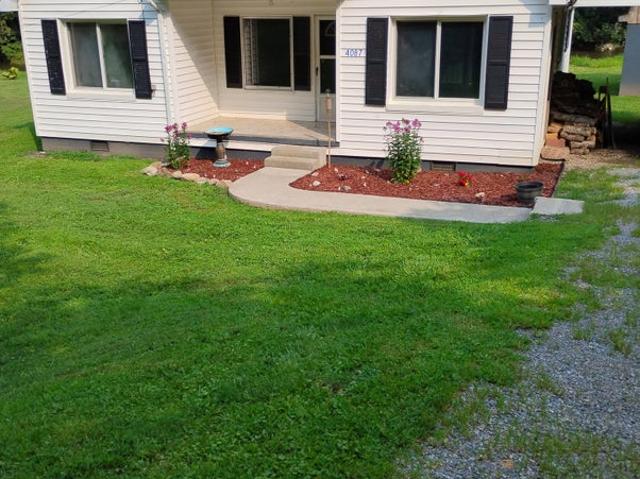 Charming 1 Bed Bath Single Family Home in Flag Pon