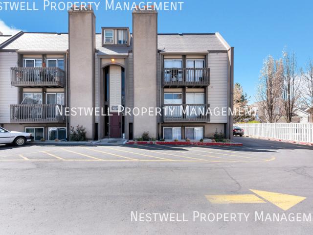 Charming 1 Bed Condo in Murray?s Creekside East