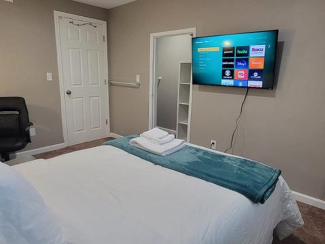 Charming 1 Bed in Co_Living house in Shoreline |