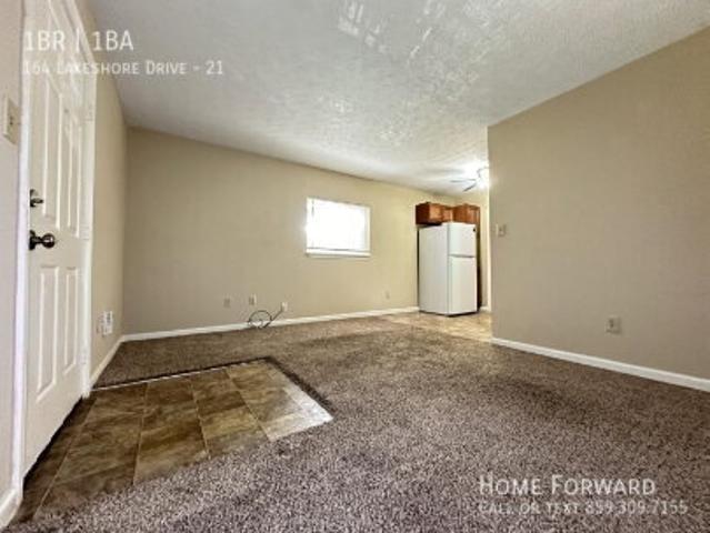 Convenient Living 1 Bed at 164 Lakeshore Drive Close to Everything!
