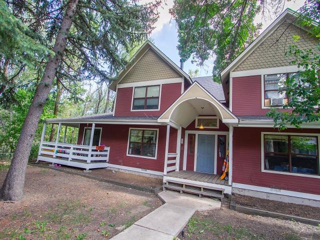 Charming 1 bedroom, 1 bathroom unit located in the heart of downtown Colorado Springs!