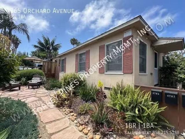 Charming 1 Bedroom Cottage in Ocean Beach Storage Unit Include.