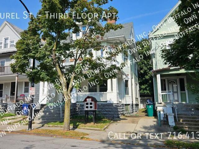 Charming 1 Bedroom Apartment Awaits You!