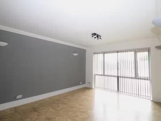 Deal! 1 bedroom apartment for rent in Burwood Court, Goldlay A.