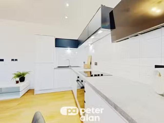 Unique 1 bedroom apartment for rent in Kimberley Road, CARDIFF.