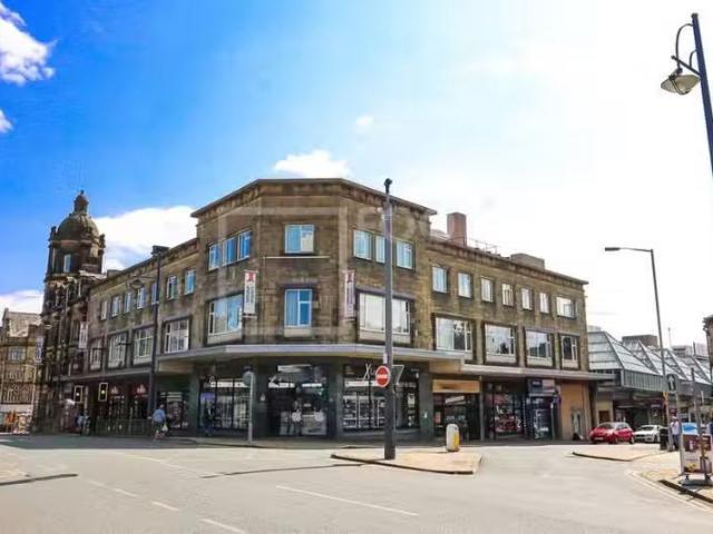 Rental! 1 bedroom apartment for rent in Rawson Quarters, Bradf.