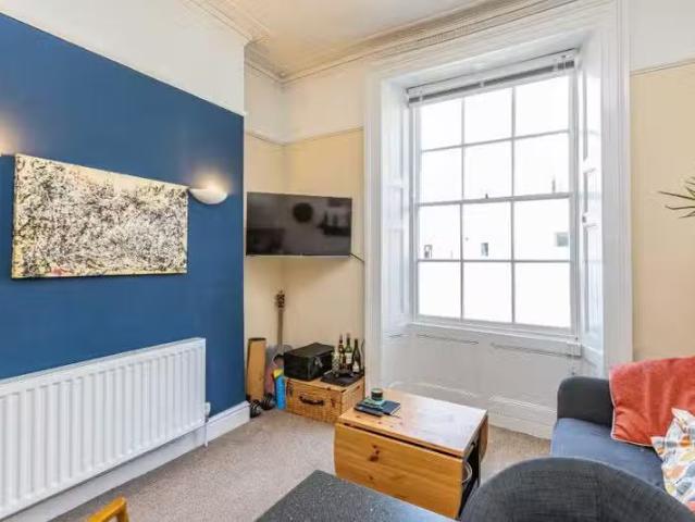 Just in! 1 bedroom apartment for rent in Southleigh Road Clif.