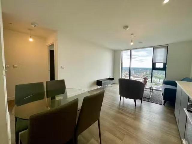Nice 1 bedroom apartment for rent in The Bank Tower 2, 60 Shee.