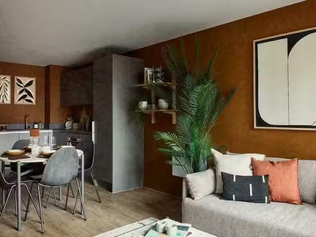 Deal! 1 bedroom apartment for rent in The Goodsyard Jeweller.
