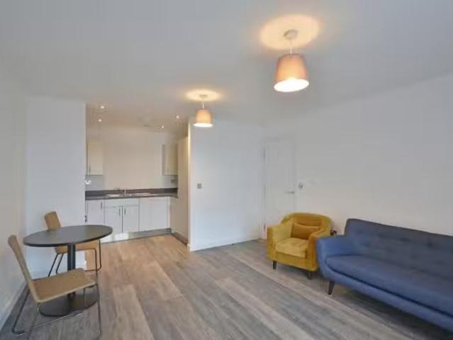 Charming 1 bedroom apartment for rent in 1029 Pershore Street.