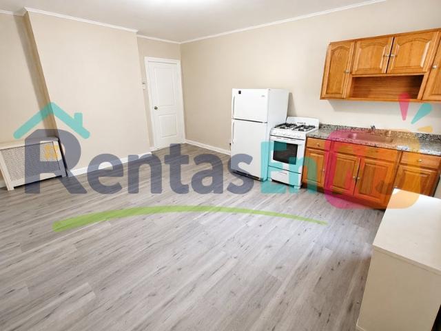 Charming 1 Bedroom Apartment in Irvington