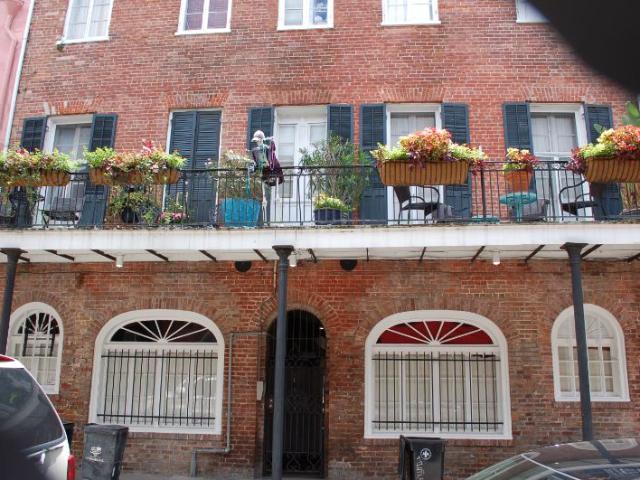 Charming 1 Bedroom Apartment