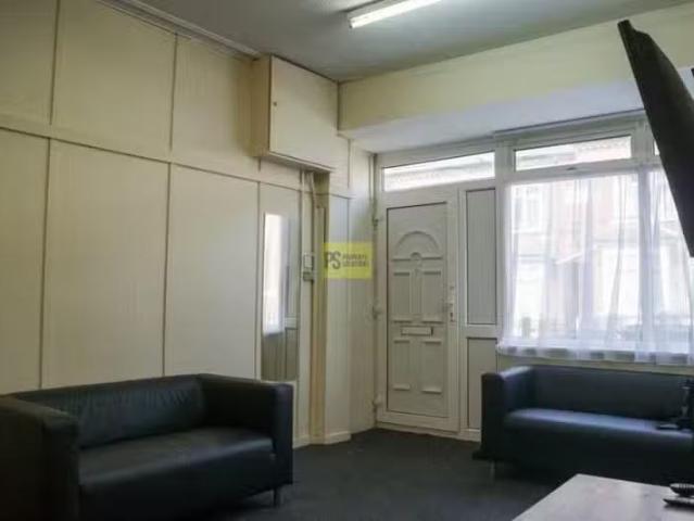 Nice 1 bedroom end of terrace house for rent in Dawlish Road.