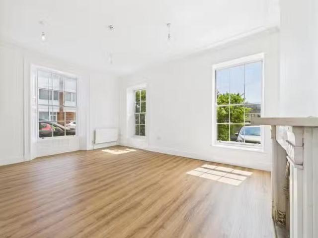 Unique 1 bedroom flat for rent in Grange Court, Hanham, Bristo.