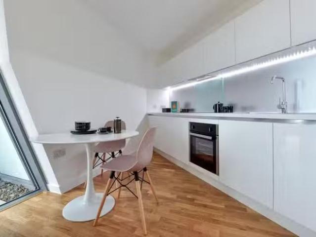 Deal! 1 bedroom flat for rent in Lilycroft Road, Bradford, BD9