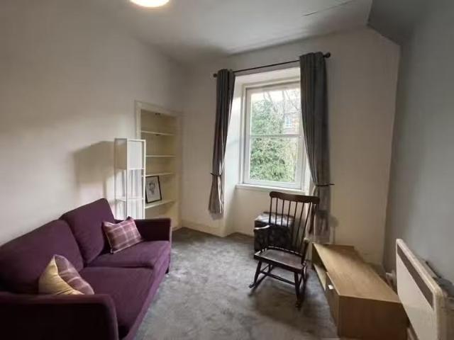 Just in! 1 bedroom flat for rent in Milton Street, Edinburgh.