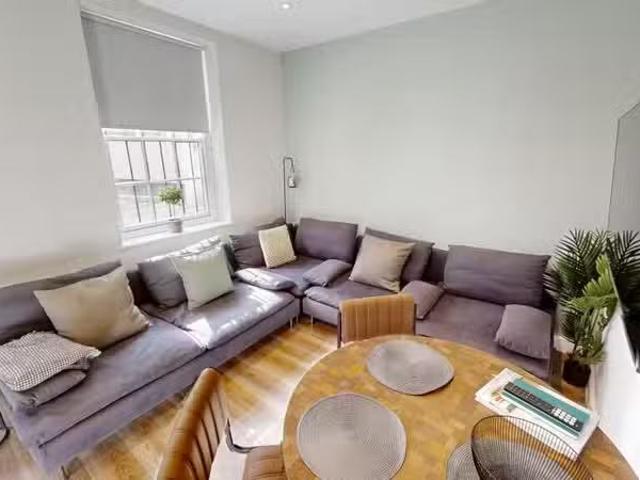 Charming 1 bedroom flat share for rent in Cheltenham Road, Bri.
