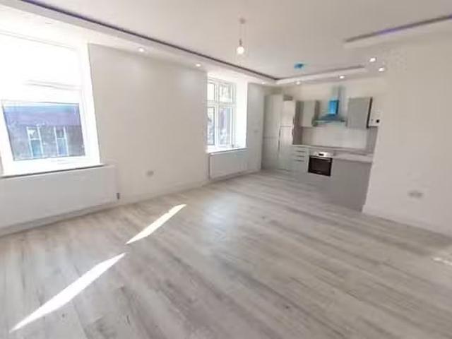 Nice 1 bedroom house for rent in Flat 5, Woodfield House Flat.