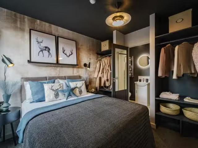 Cheap 1 bedroom house of multiple occupation for rent in Studi.