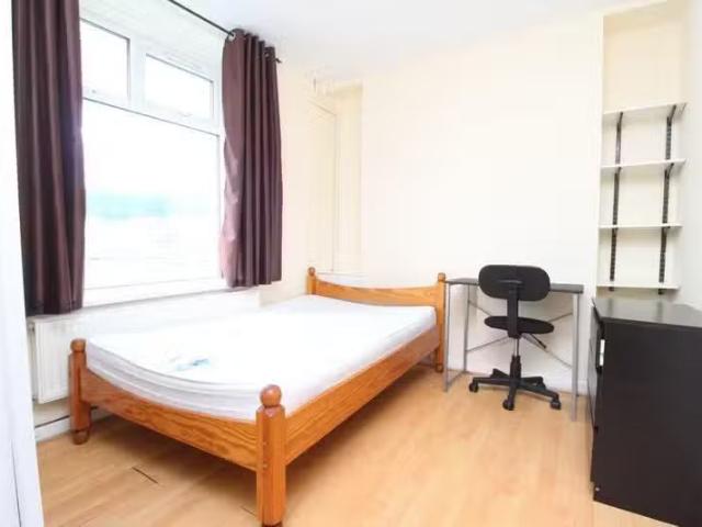 Deal! 1 bedroom house share for rent in Brook Street, Trefores.