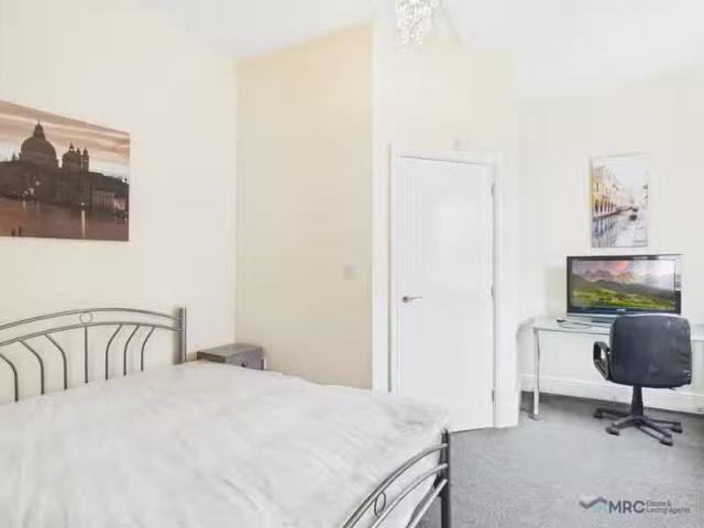 Unique 1 bedroom house share for rent in Room 1, Princes Road.